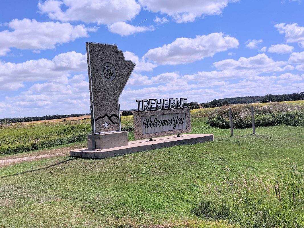 Day Trippin: 3 communities, great eats, roadside attractions & more ...